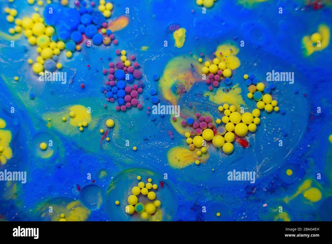 Paint splatter bubbles background hi-res stock photography and images ...