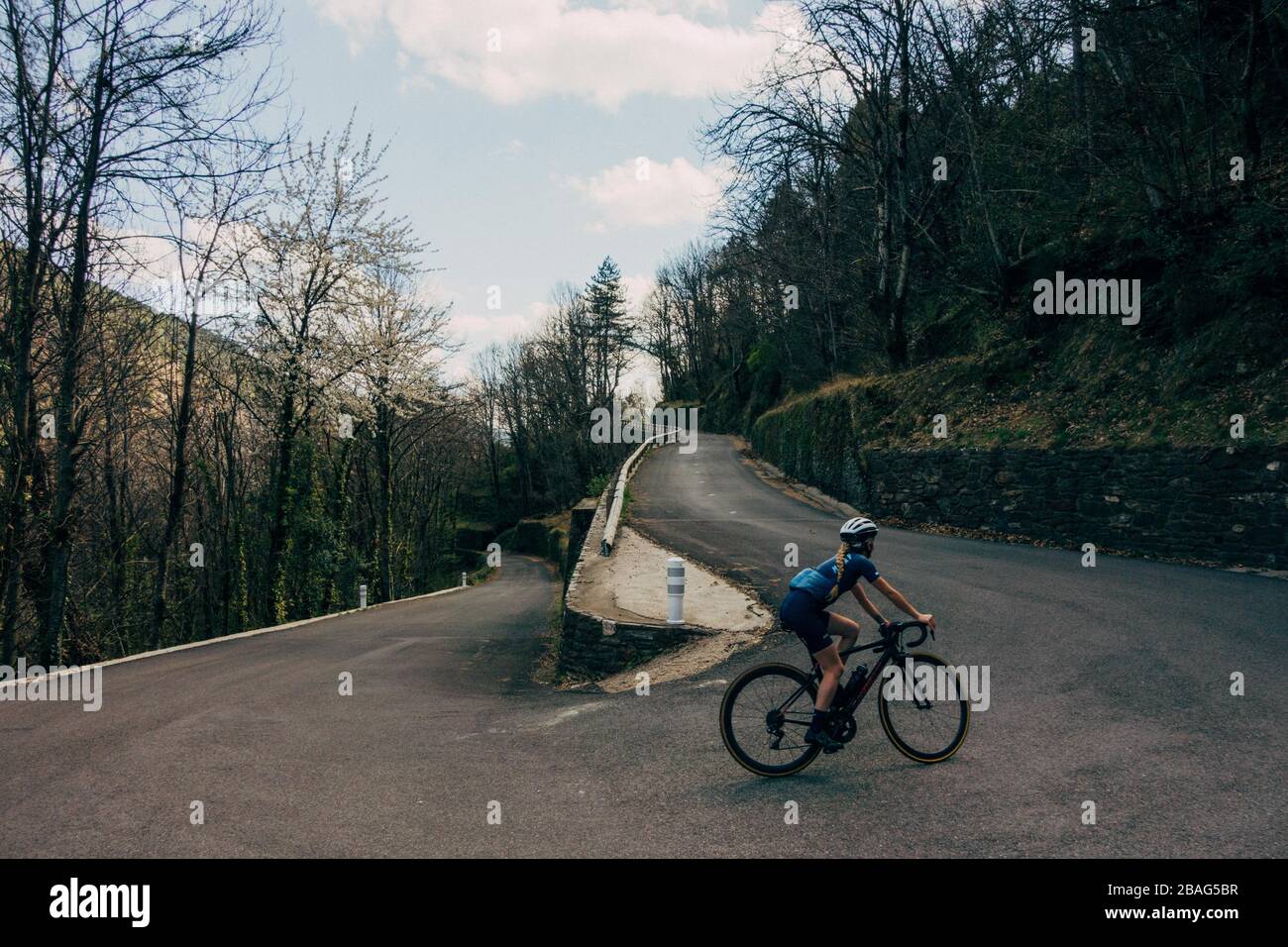 Silhouette bike corner hi-res stock photography and images - Alamy