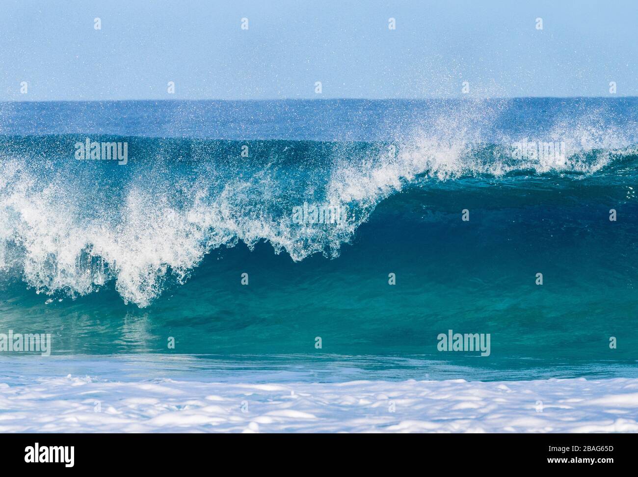 Wave strength hi-res stock photography and images - Alamy