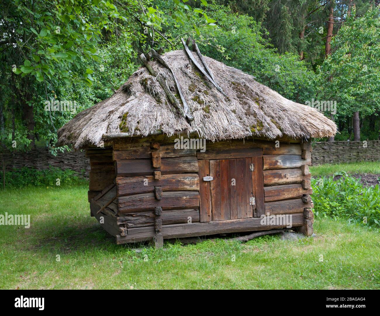 traditional ukrainian old barn in village Stock Photo - Alamy