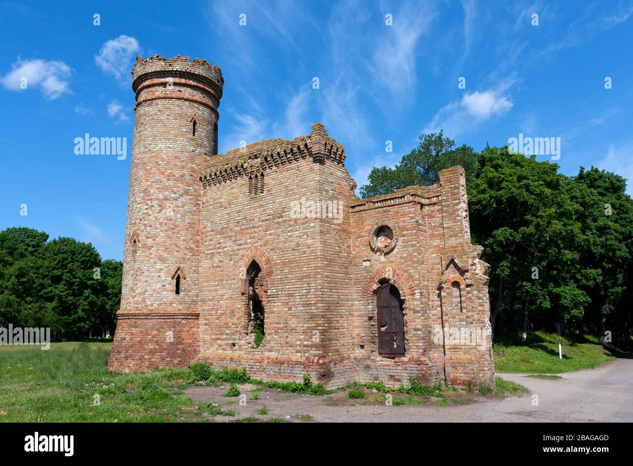 Old castles hi-res stock photography and images - Alamy