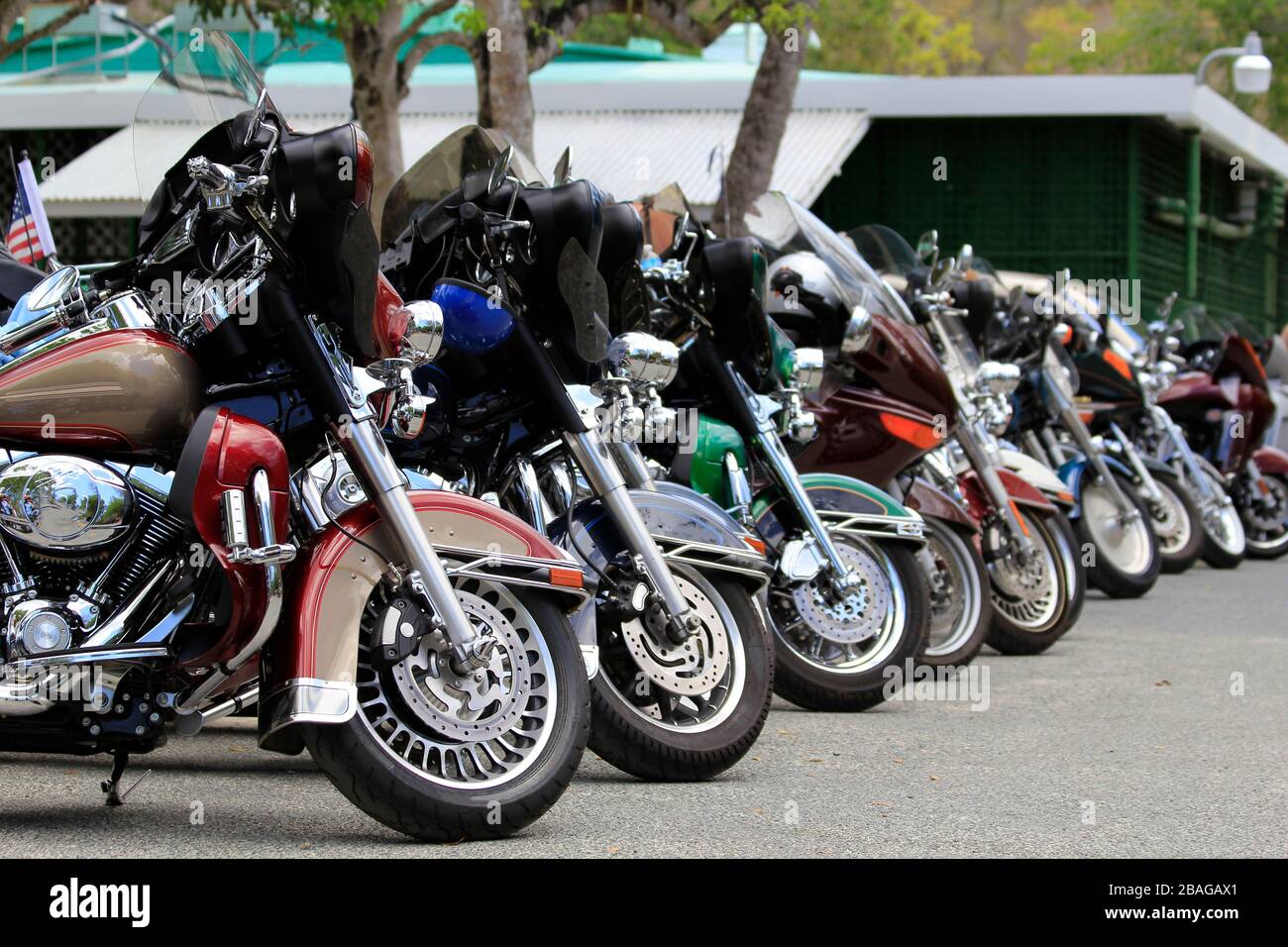 Man riding cafe racer motorcycle hi-res stock photography and images ...
