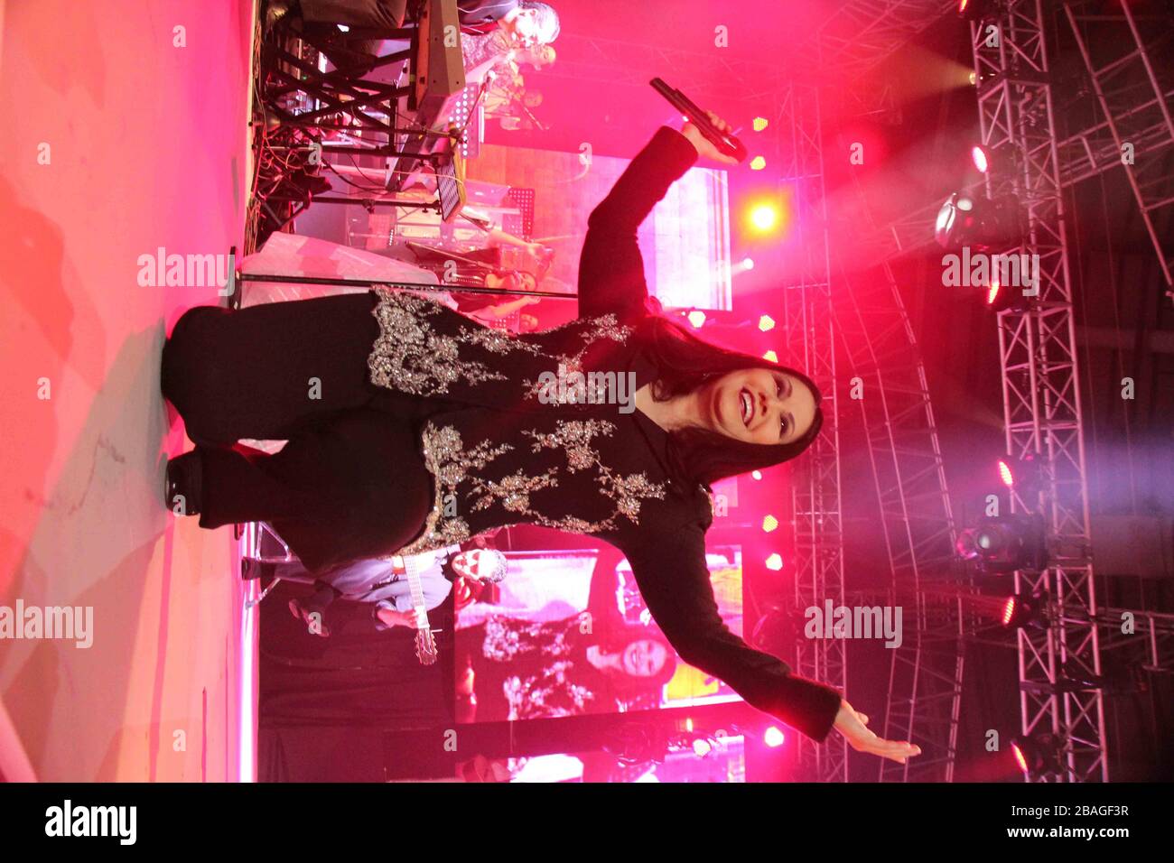 Ana gabriel cantante hi-res stock photography and images - Alamy