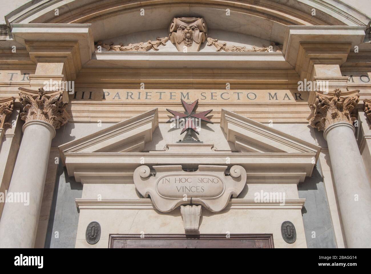 Signo santo hi-res stock photography and images - Alamy