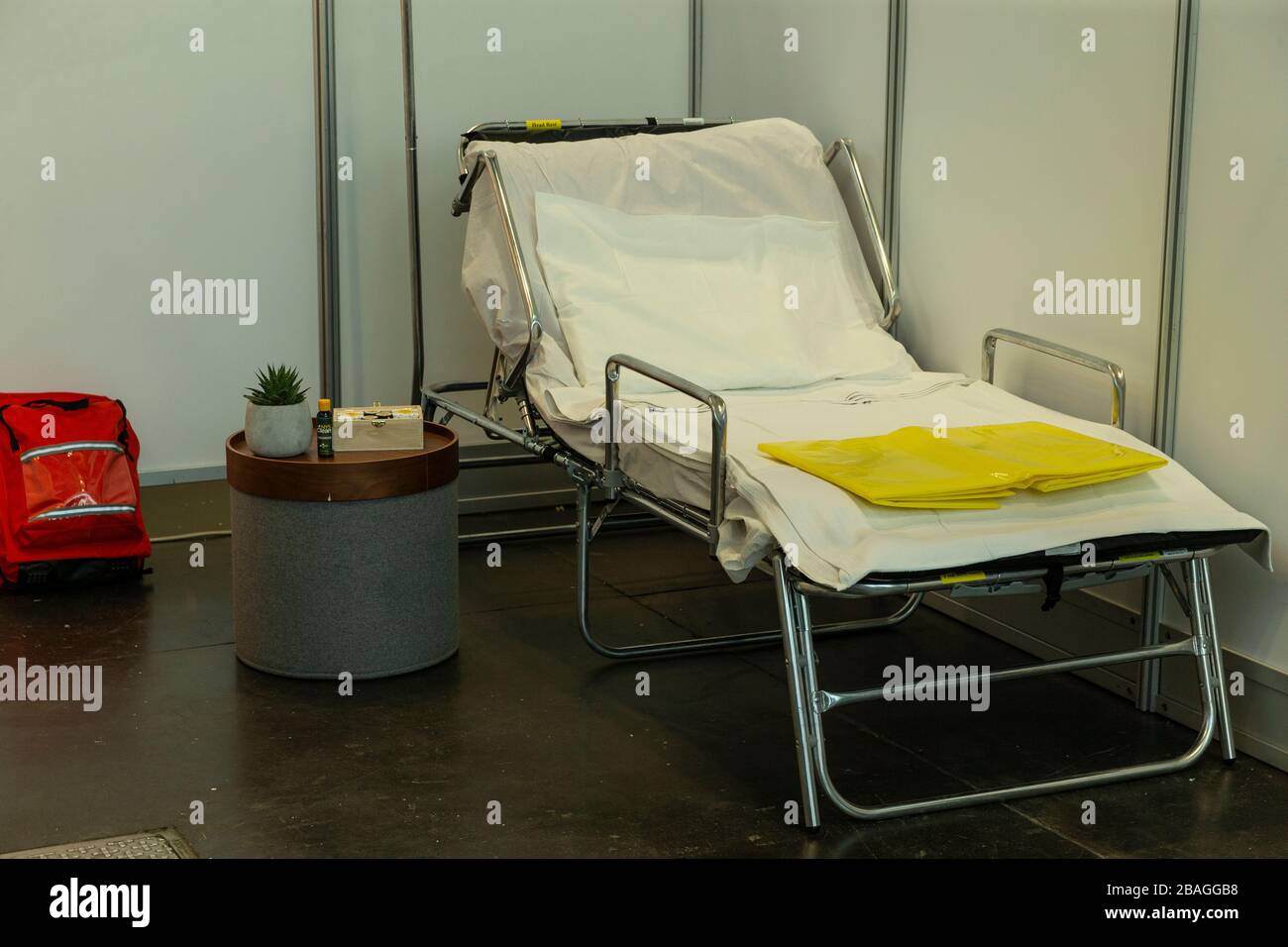 New York, NY - March 27, 2020: View makeshift hospital room built by ...