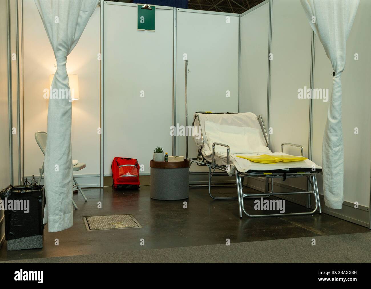 New York, NY - March 27, 2020: View makeshift hospital room built by ...
