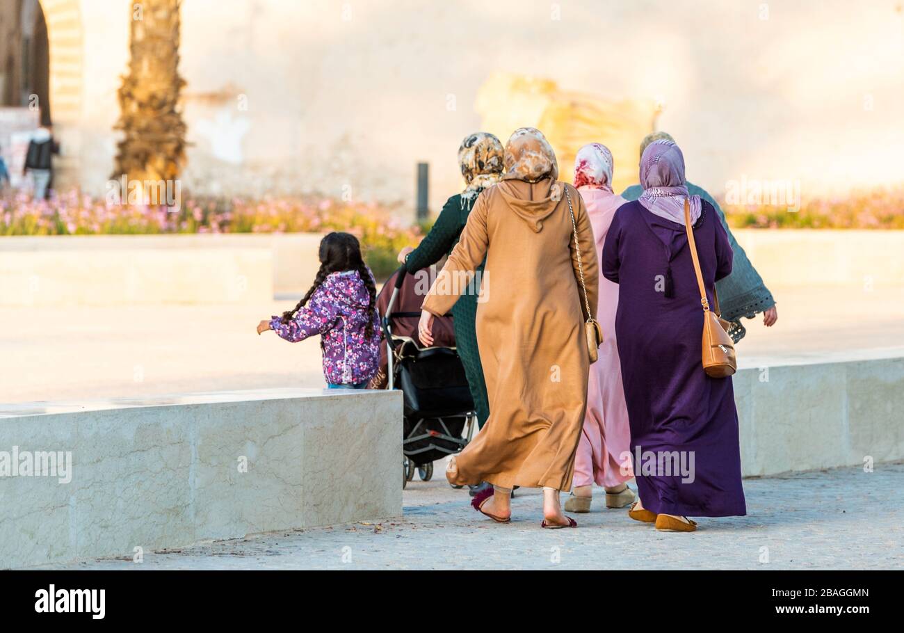 Moroccan clothes hi-res stock photography and images - Alamy