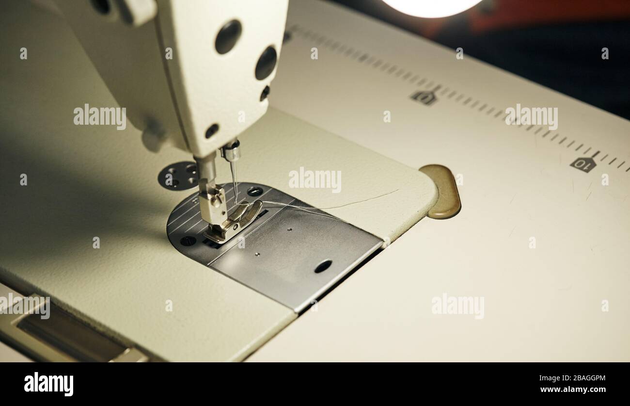 Modern sewing machine hi-res stock photography and images - Alamy