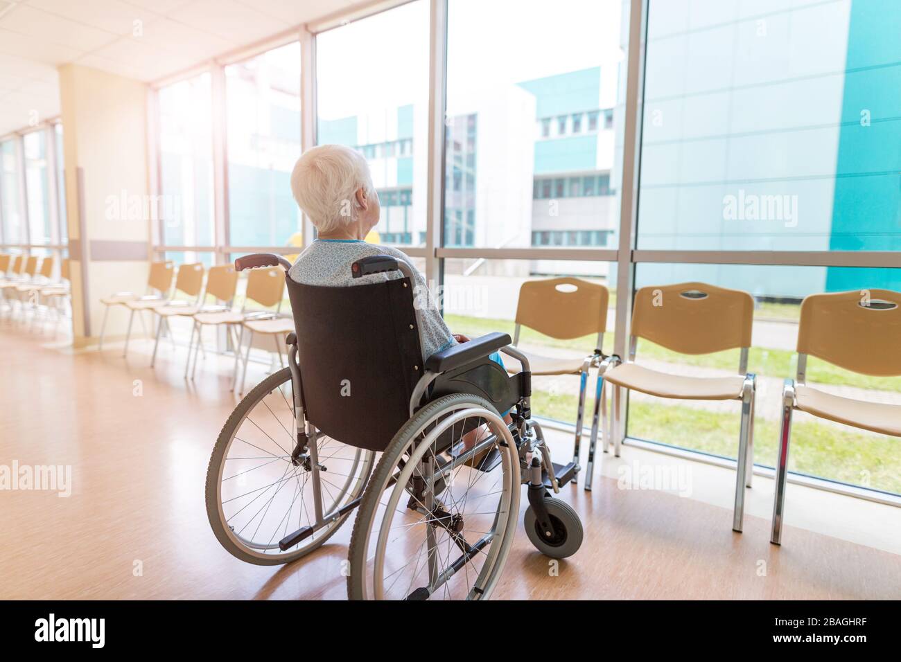 Woman patient alone in ward hospital hi-res stock photography and ...
