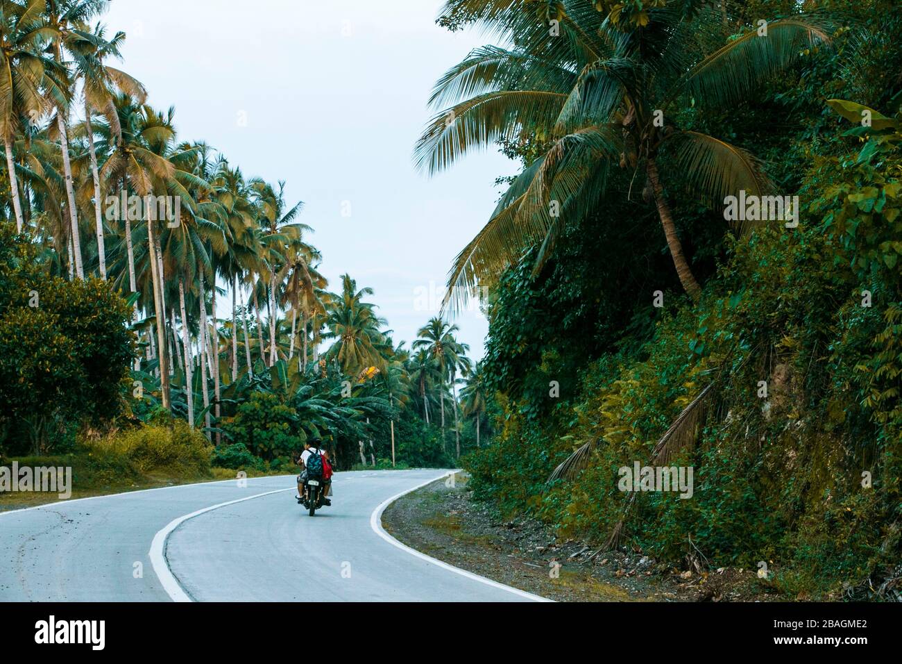 Windy road hi-res stock photography and images - Alamy