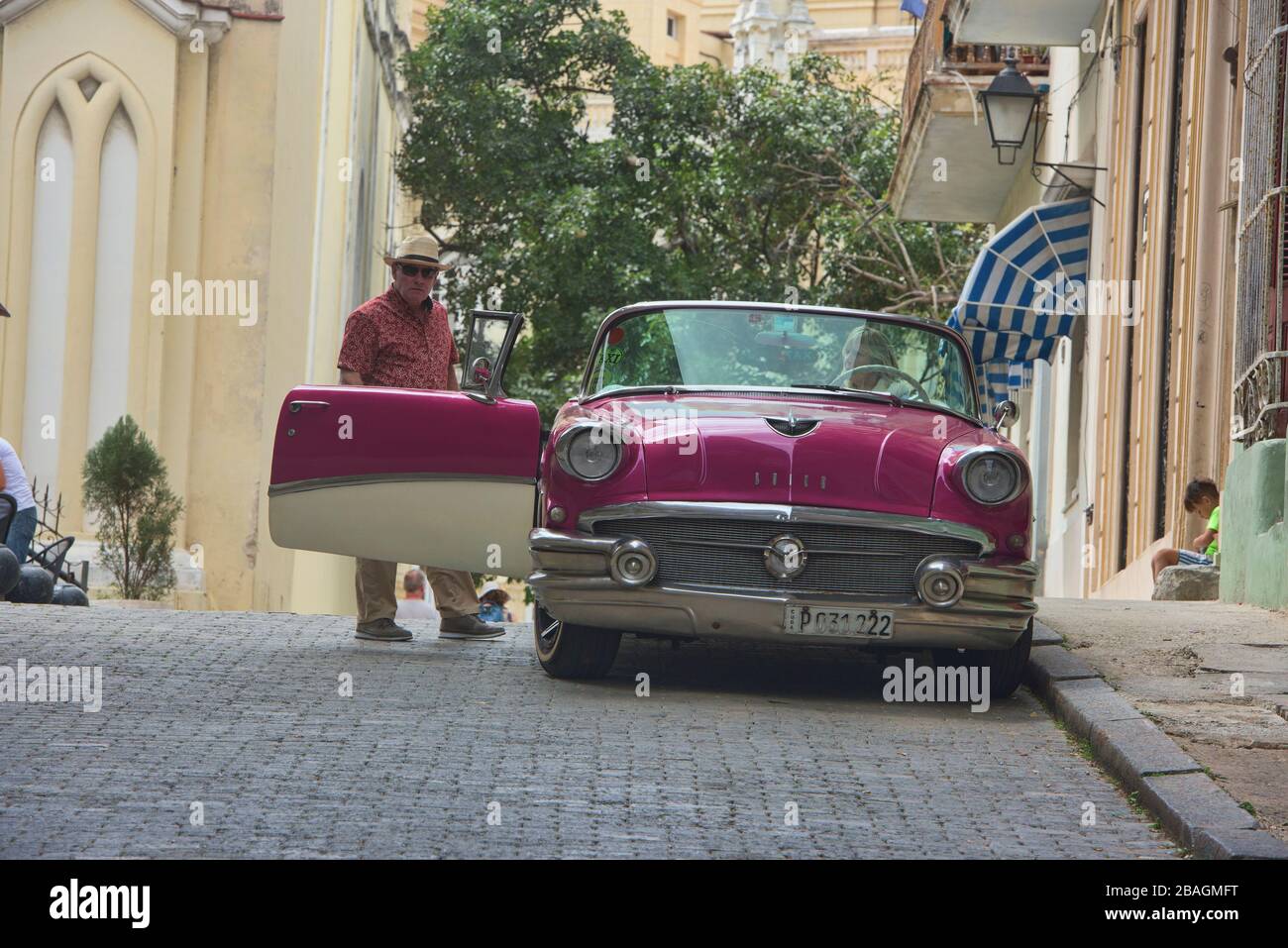 Havana Vieja, life set in the 1950s, Havana, Cuba Stock Photo - Alamy
