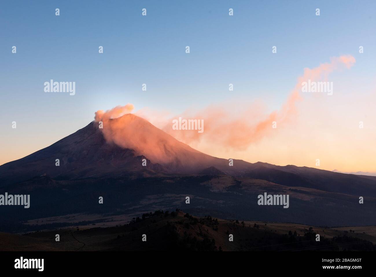 Volcano mexico hi-res stock photography and images - Alamy