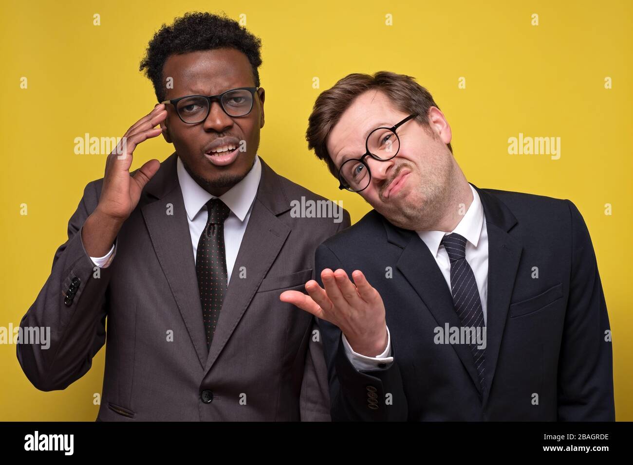 Two people arguing in suits hi-res stock photography and images - Alamy