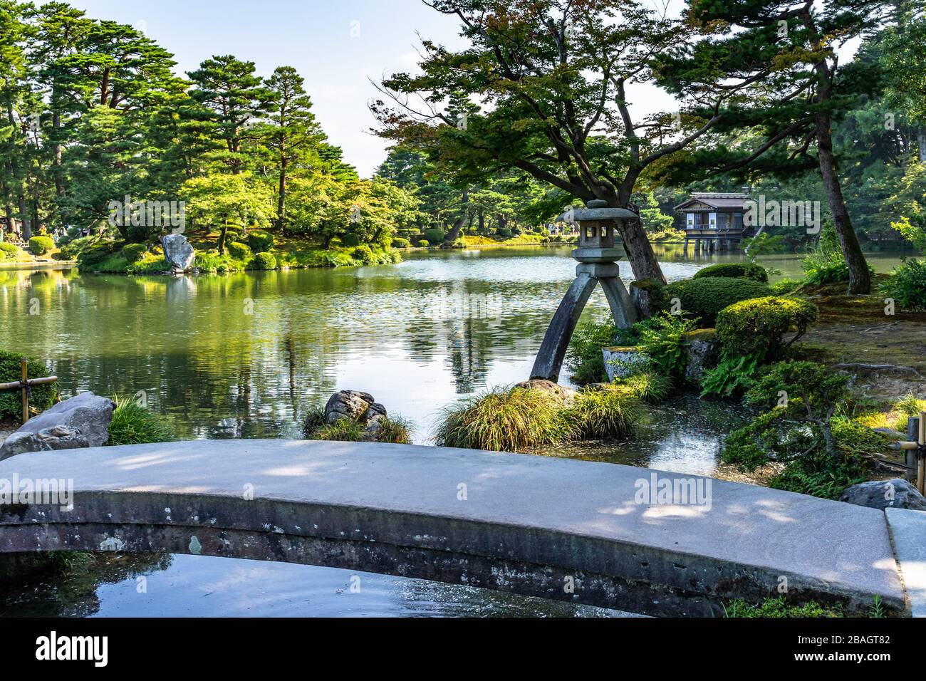 The beautiful Kenroku-en garden in Kanazawa seen from Kasumigaike pond ...