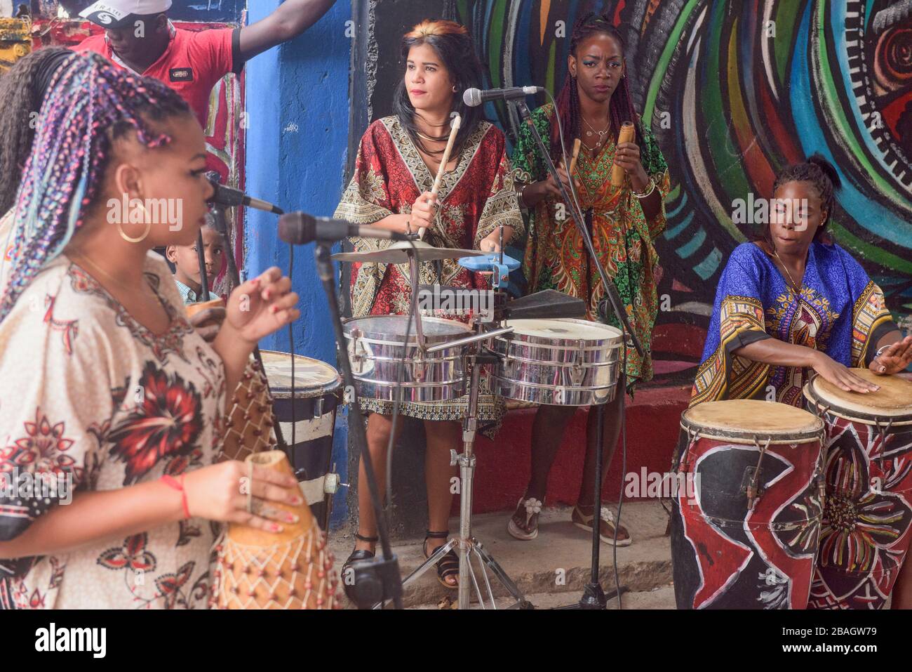 Drums santeria cuba hi-res stock photography and images - Alamy