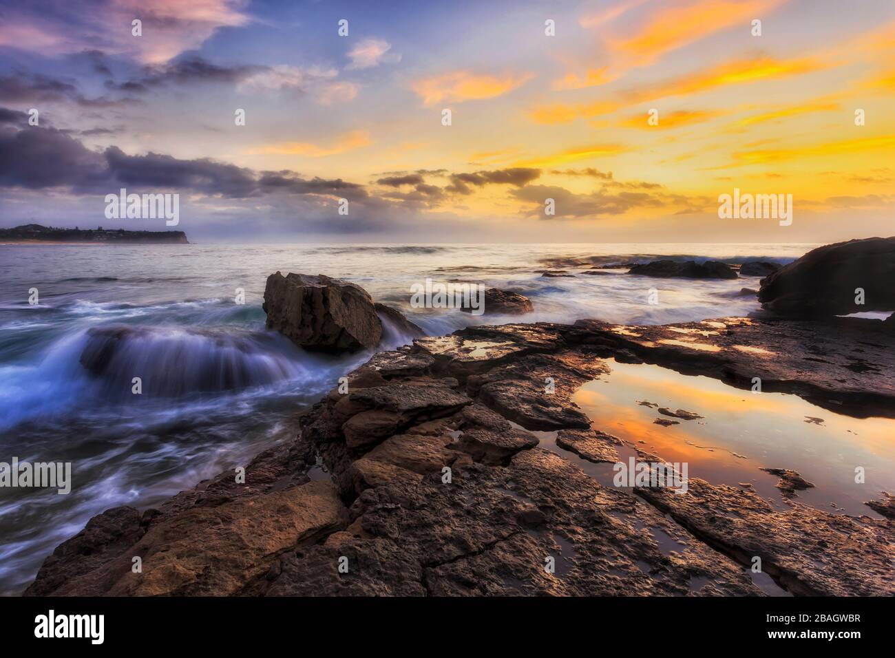 Puddle sea water hi-res stock photography and images - Alamy
