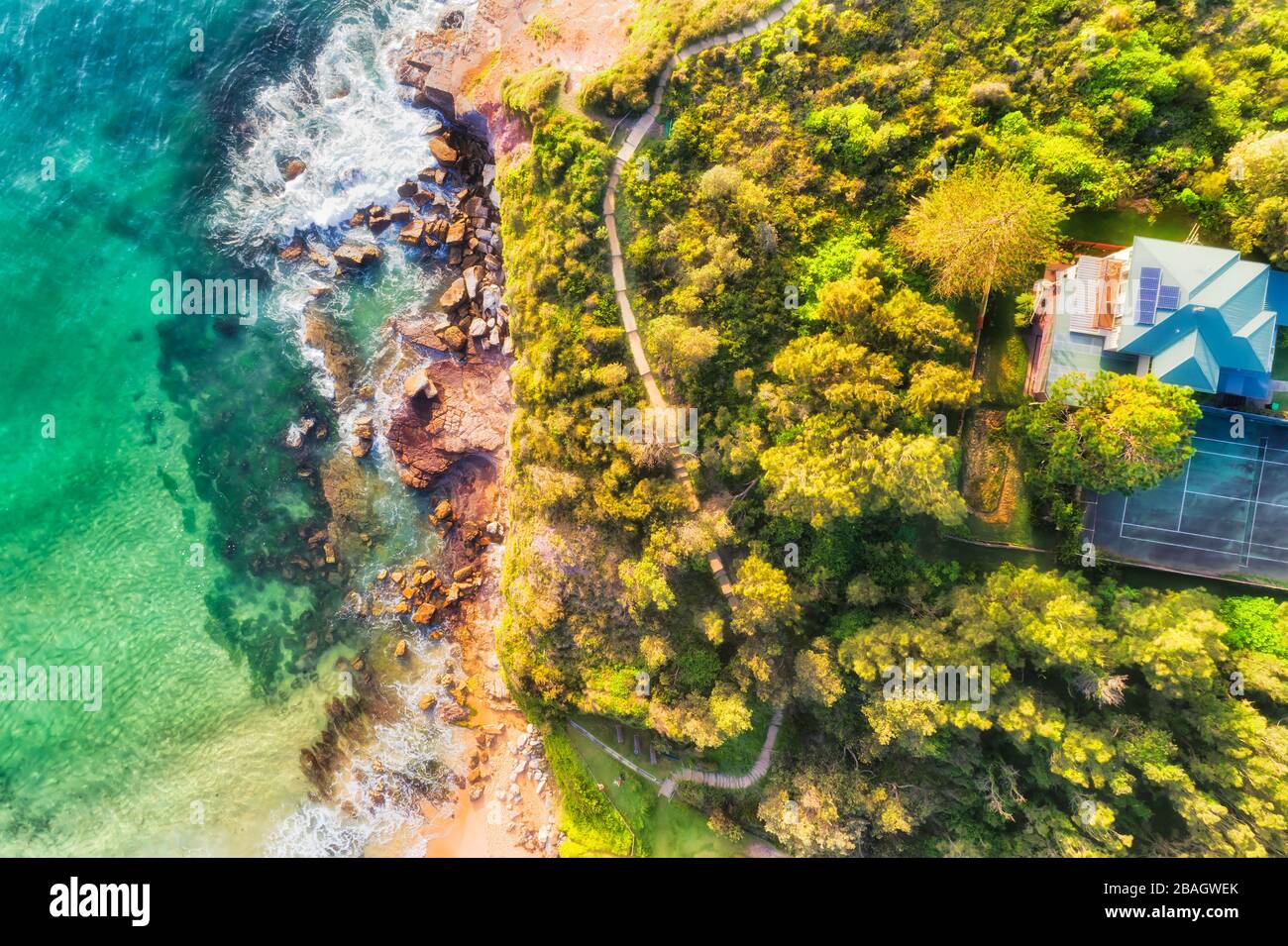 Top down view steep cliff hi-res stock photography and images - Alamy