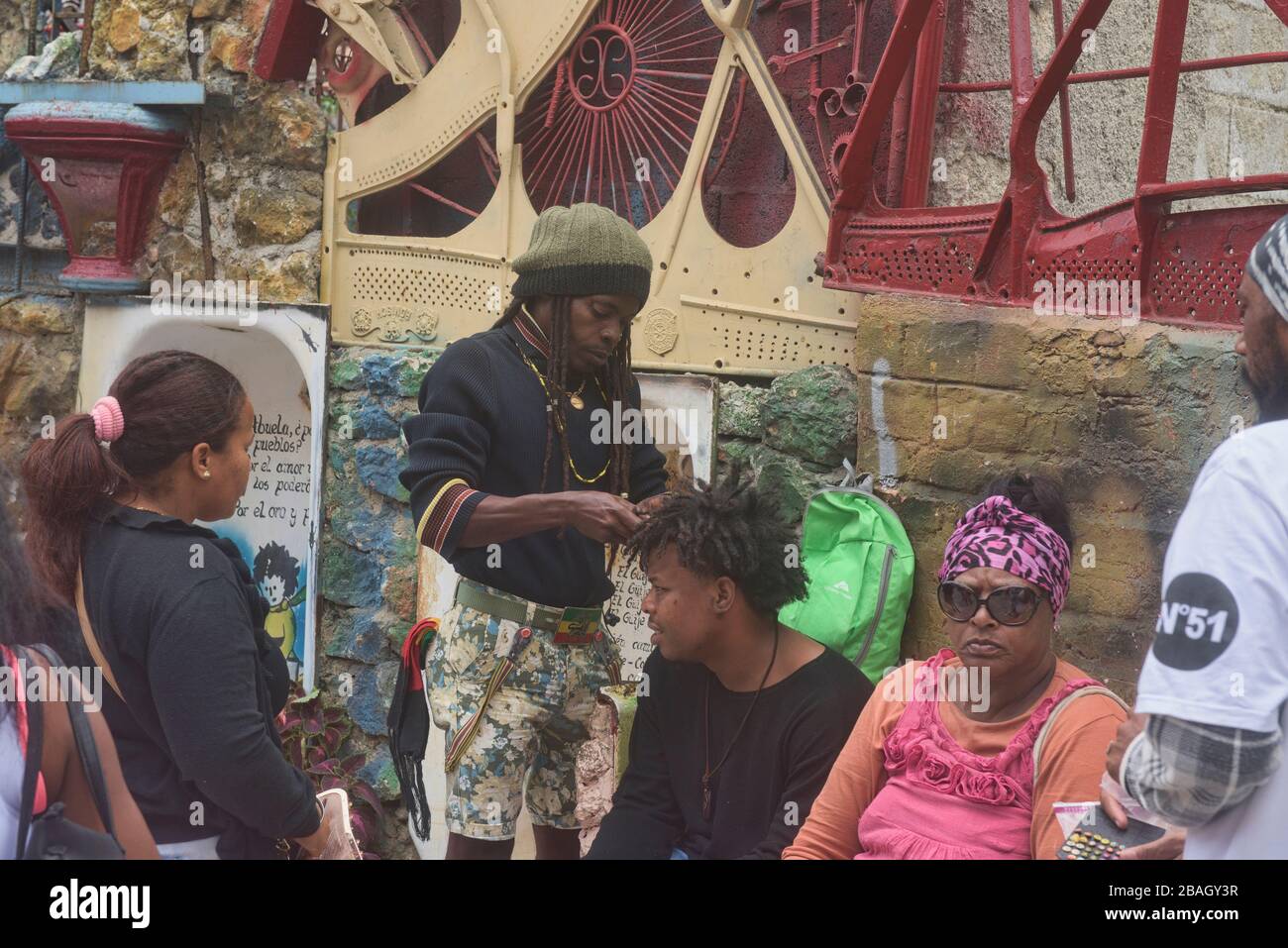 Street life in the Afro-Cuban community of Callejon de Hamel, Havana ...