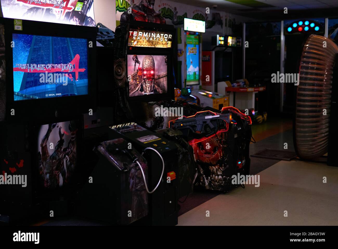 Arcade hall hi-res stock photography and images - Alamy