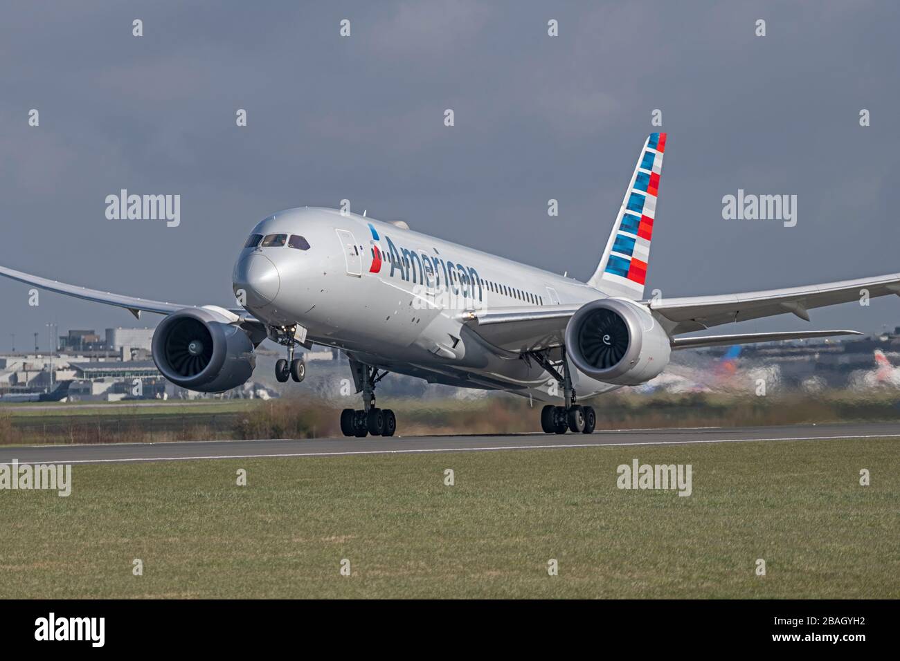 Boeing 787 cockpit hi-res stock photography and images - Alamy