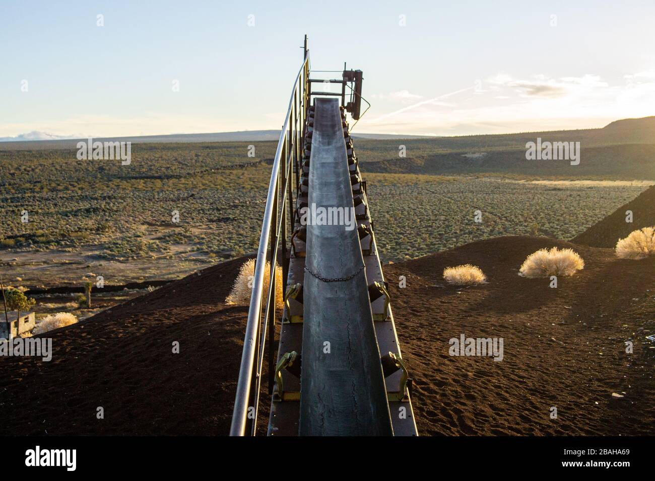 Abandoned heavy equipment hi-res stock photography and images - Alamy
