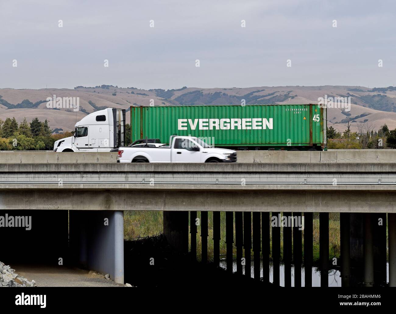 Evergreen shipping container truck on the 880 freeway Alameda Creek ...