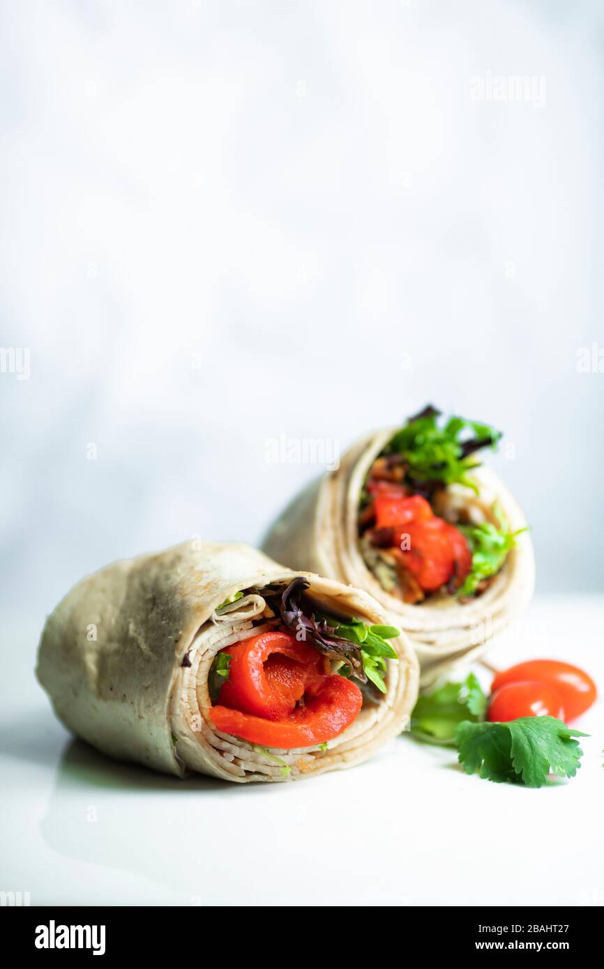 Easy wrap hi-res stock photography and images - Alamy