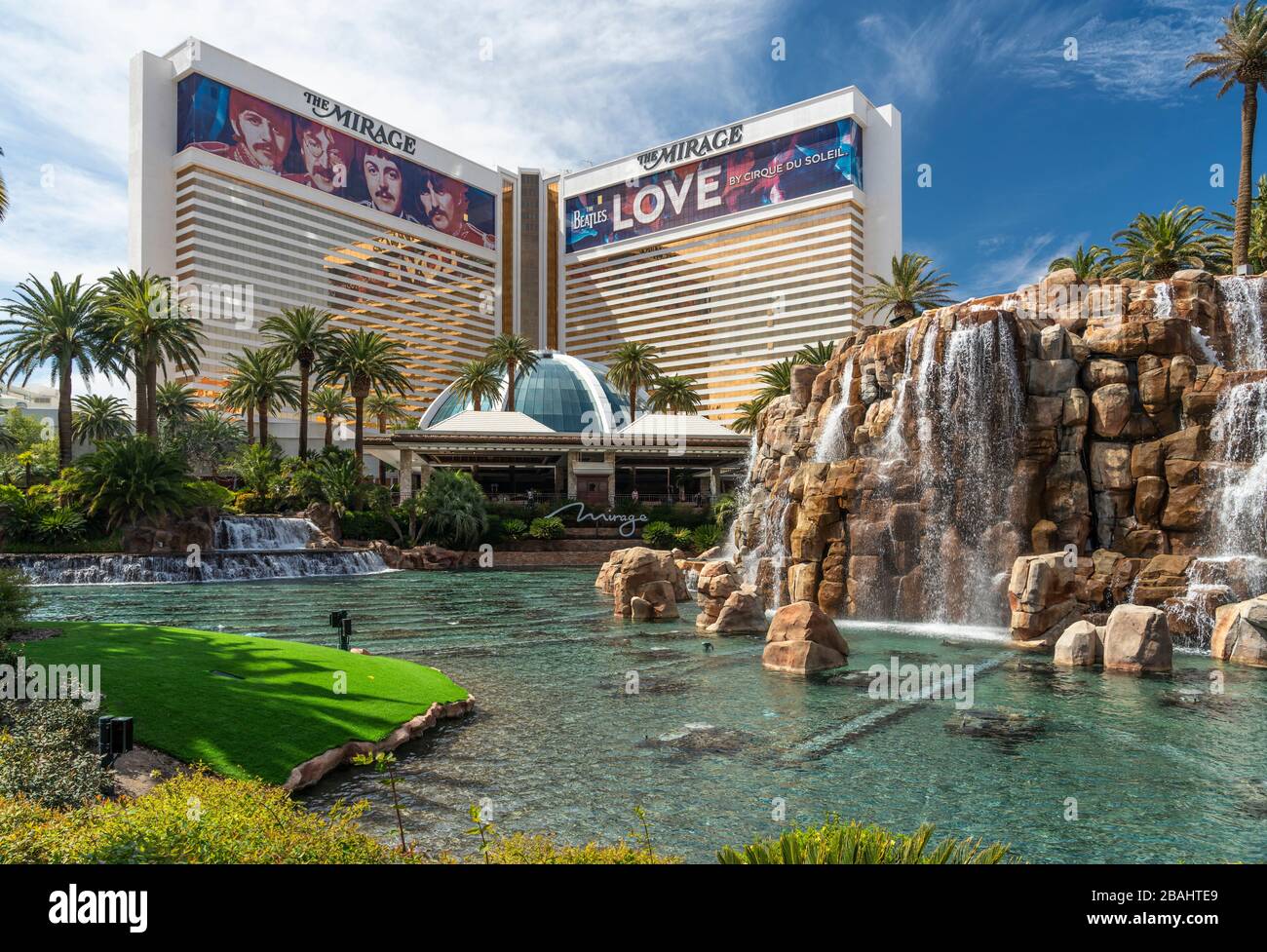 The Mirage Hotel and Casino complex along The Strip in Las Vegas ...