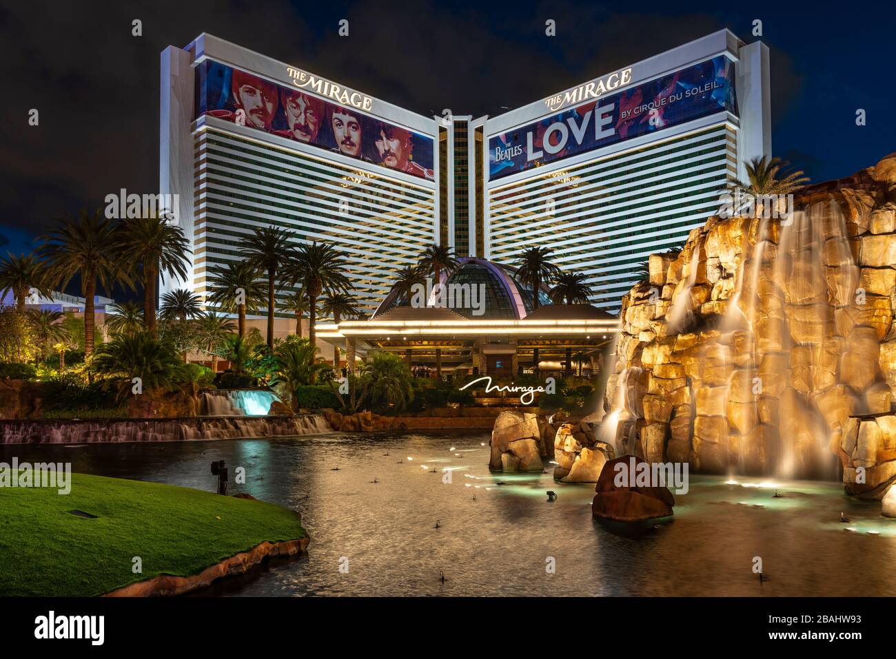 The Mirage Hotel and Casino complex along The Strip in Las Vegas ...