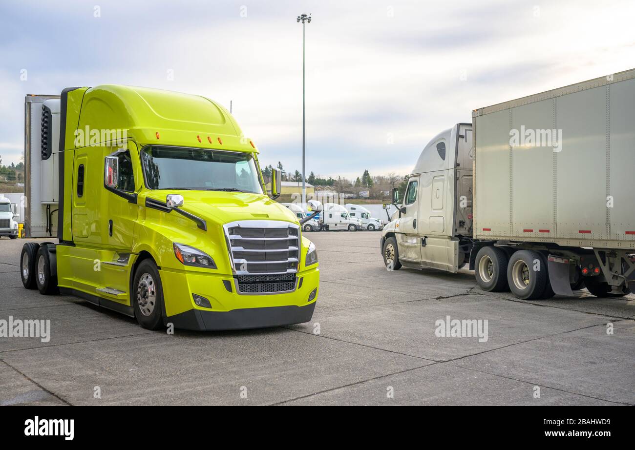 Big rig classic bonnet industrial diesel semi truck with refrigerator ...