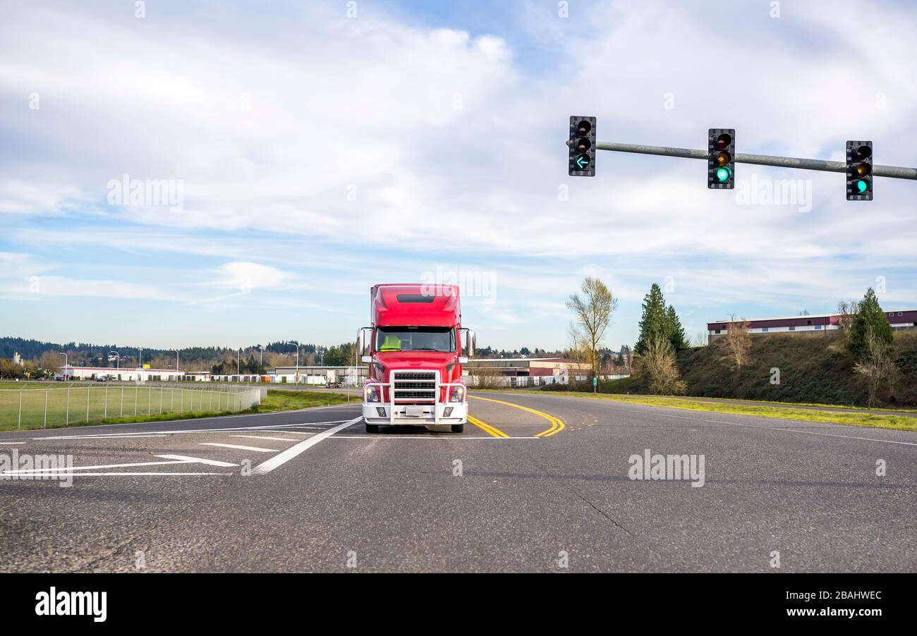 Traffic light intersection guard hi-res stock photography and images ...