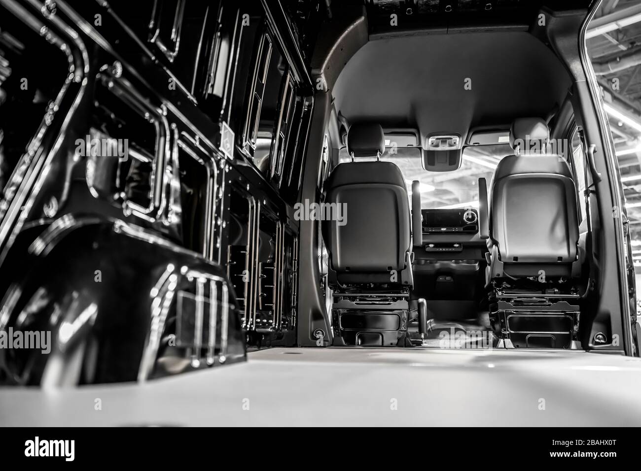 Cargo van doors open hi-res stock photography and images - Alamy