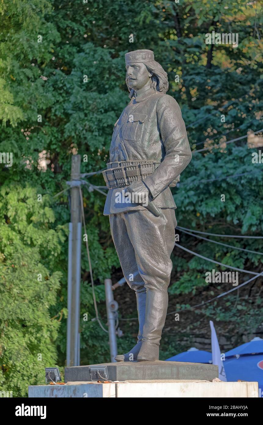 Cercis Topulli bronze statue in Gjirokaster Albania Stock Photo - Alamy