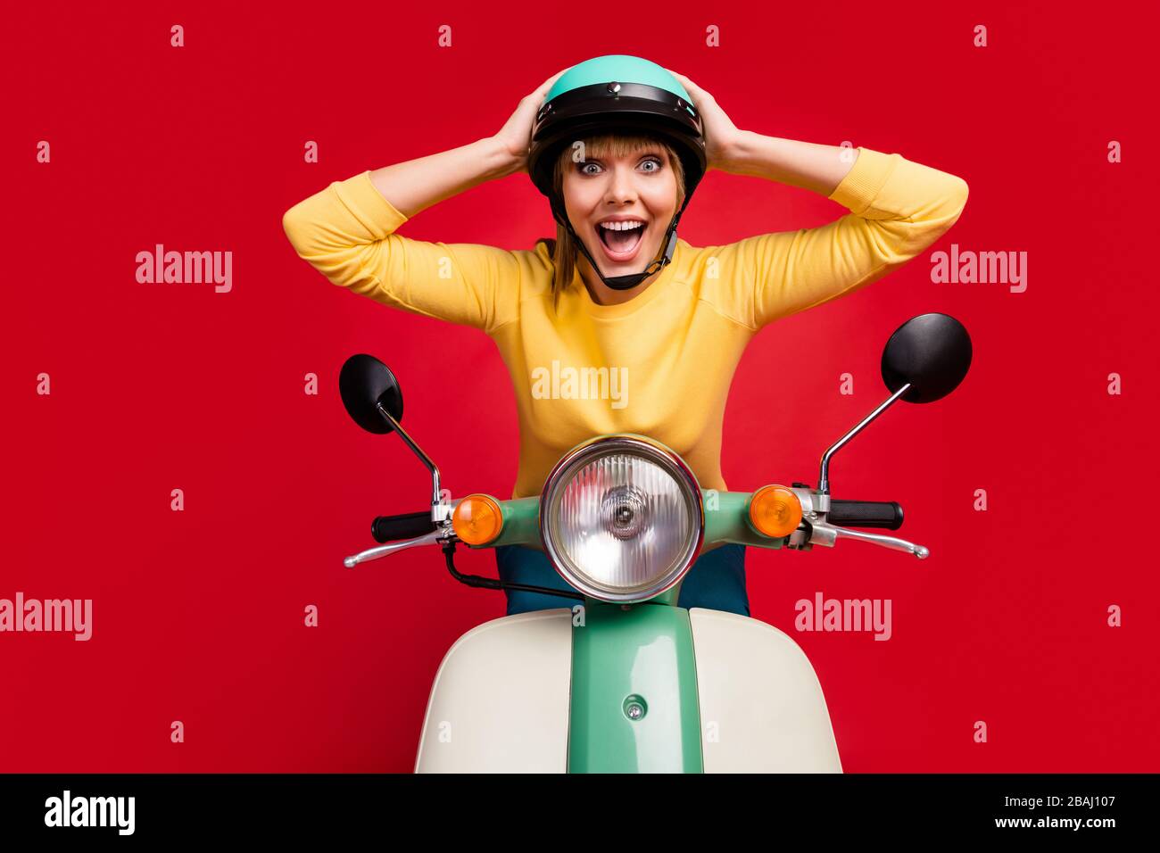 Portrait of her she nice attractive lovely pretty glad cheerful cheery ...