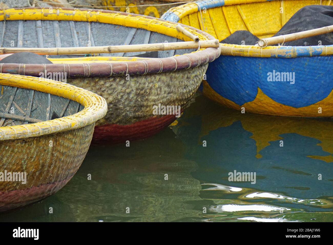 traditional round fisher basket boat from vietnam Stock Photo - Alamy