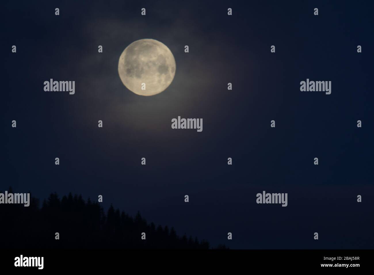 Glowing moon hi-res stock photography and images - Alamy