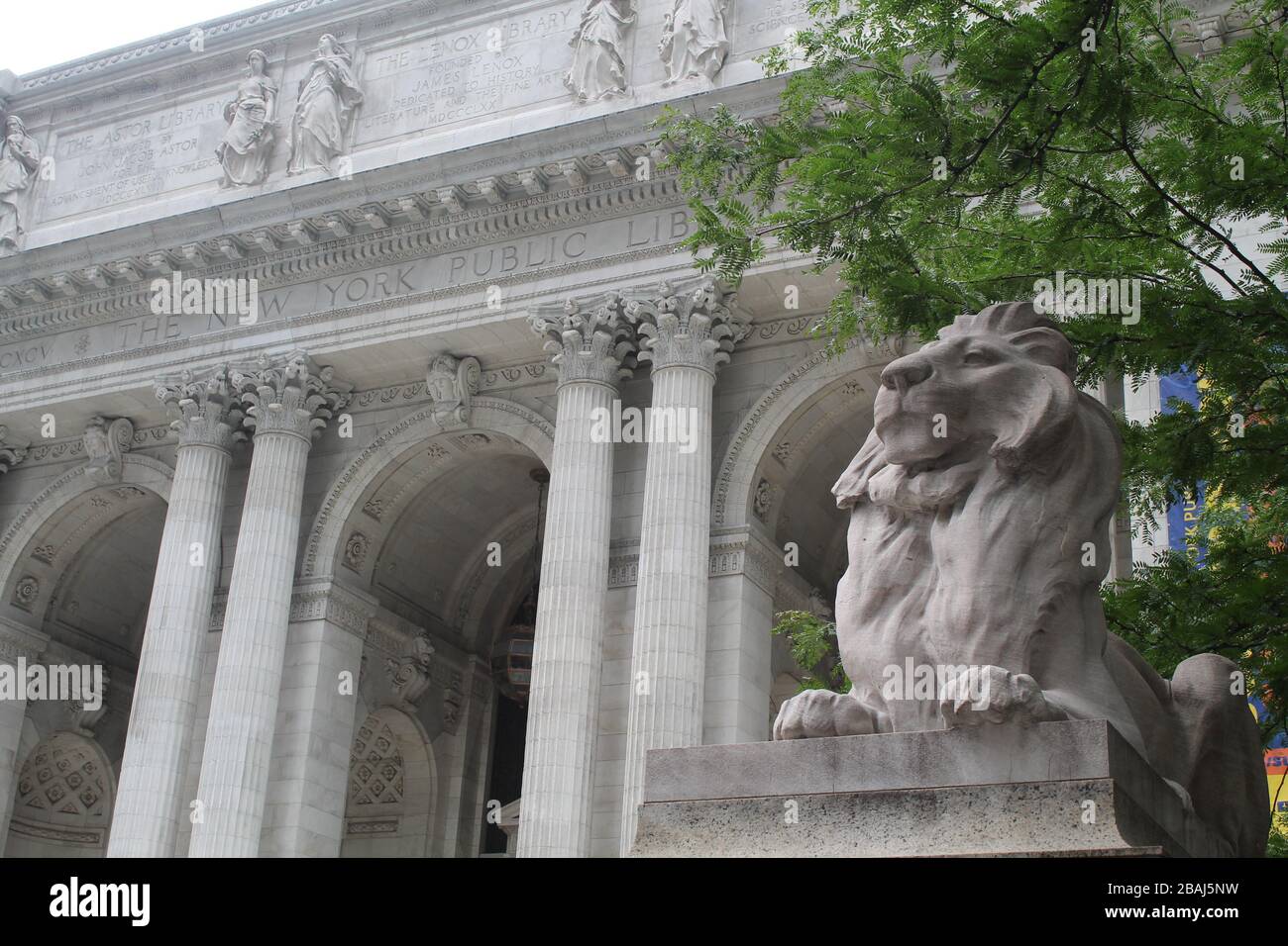 New york public library exterior hi-res stock photography and images ...