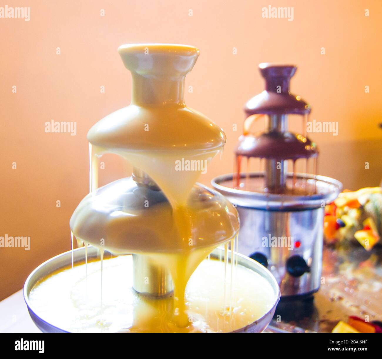 Chocolate fountain top hi-res stock photography and images - Alamy
