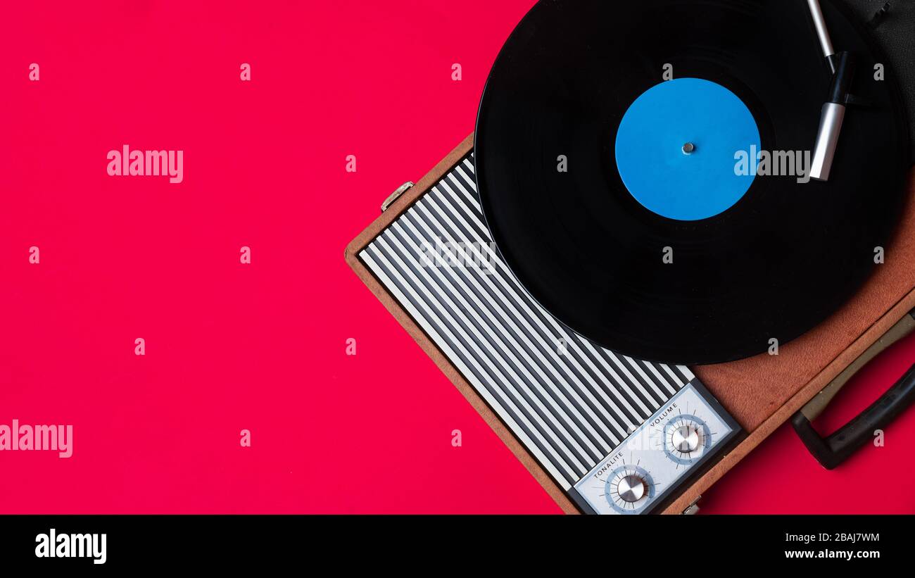 Vinyl player hi-res stock photography and images - Alamy