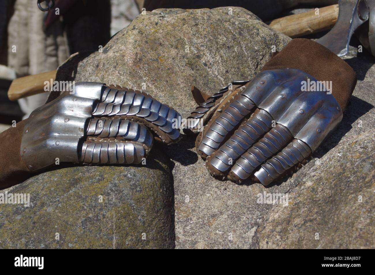 Medieval knight with sword and shield Stock Photo - Alamy