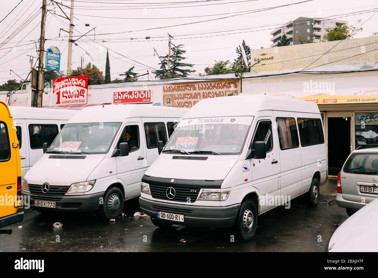 Urban taxis hi-res stock photography and images - Alamy