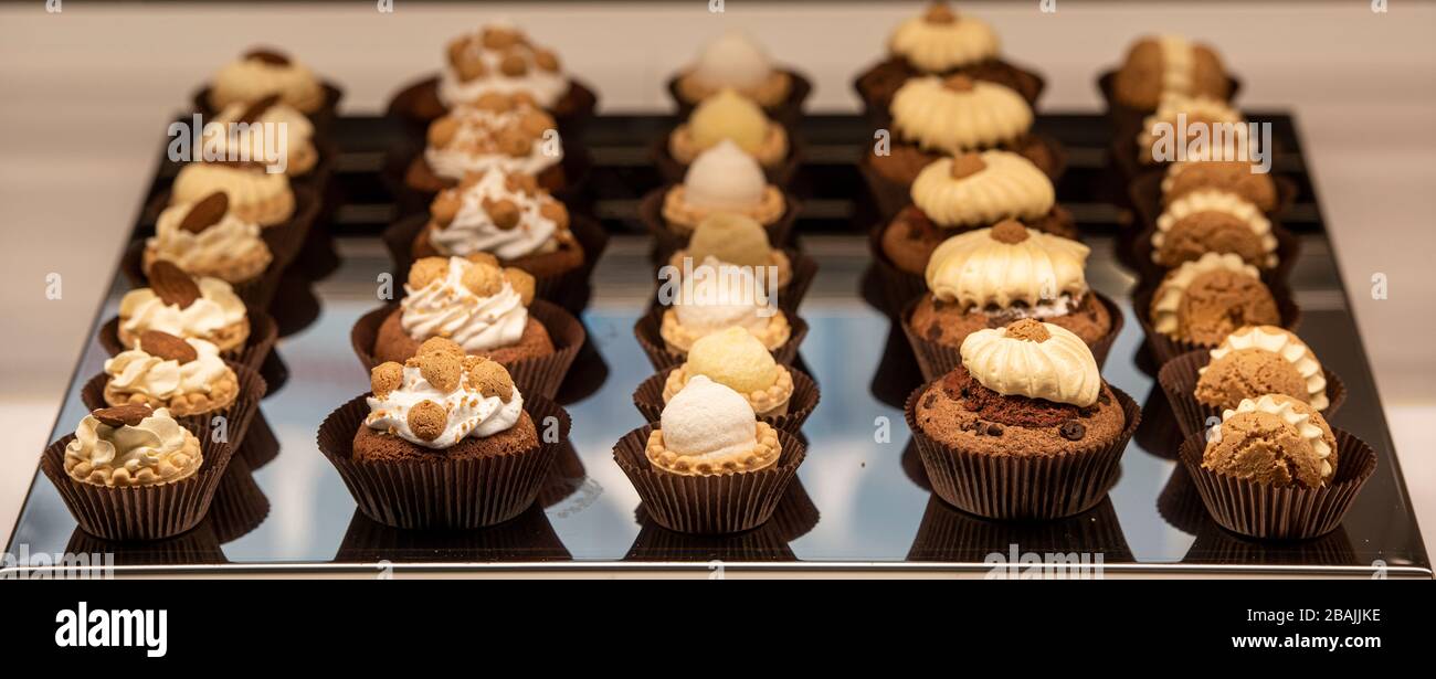 Petit pastry hi-res stock photography and images - Alamy