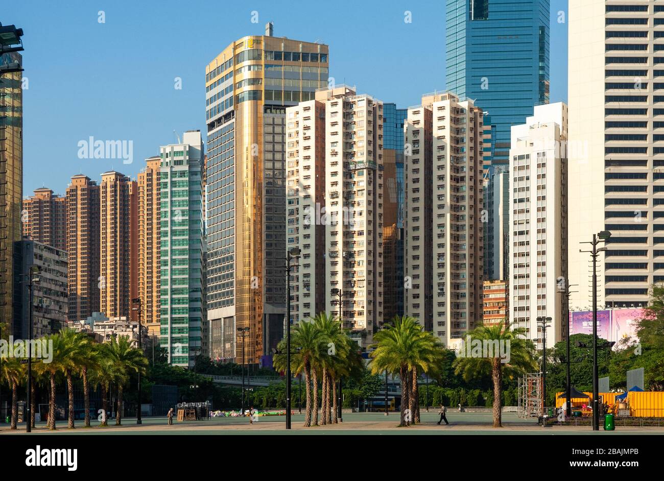 Crowded Space High Resolution Stock Photography and Images - Alamy