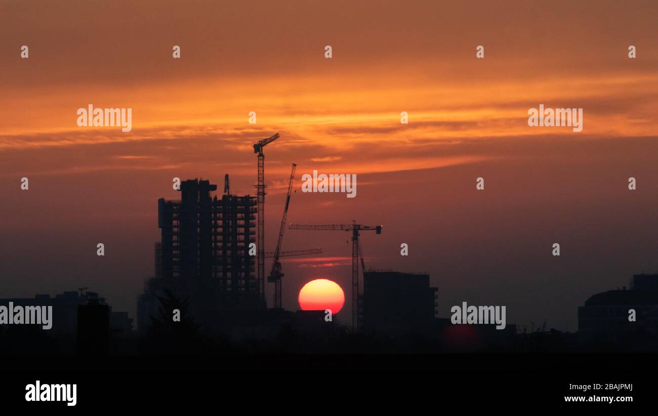 Mist rising city hi-res stock photography and images - Alamy