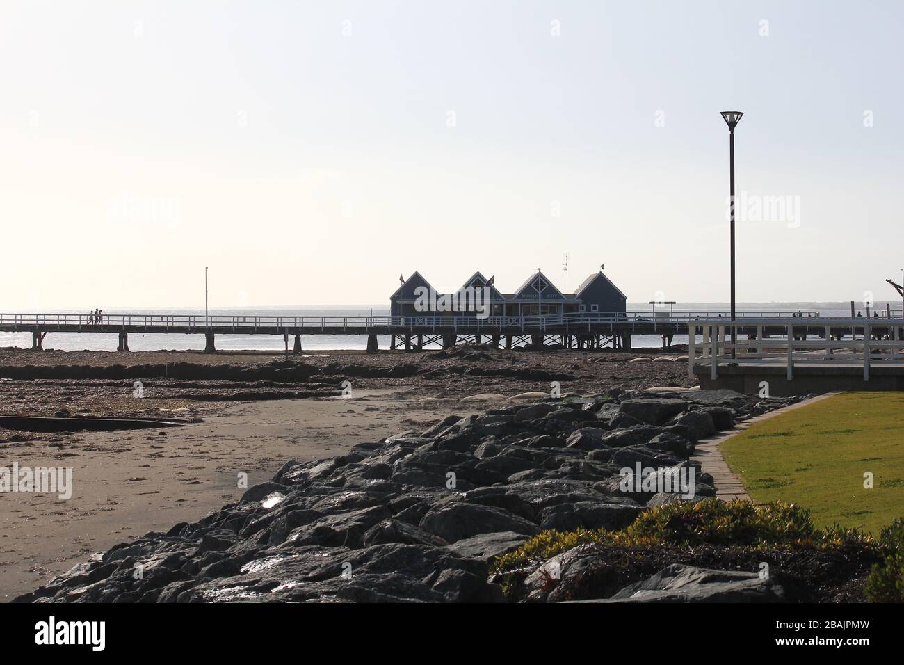 Timber frame jetty hi-res stock photography and images - Alamy