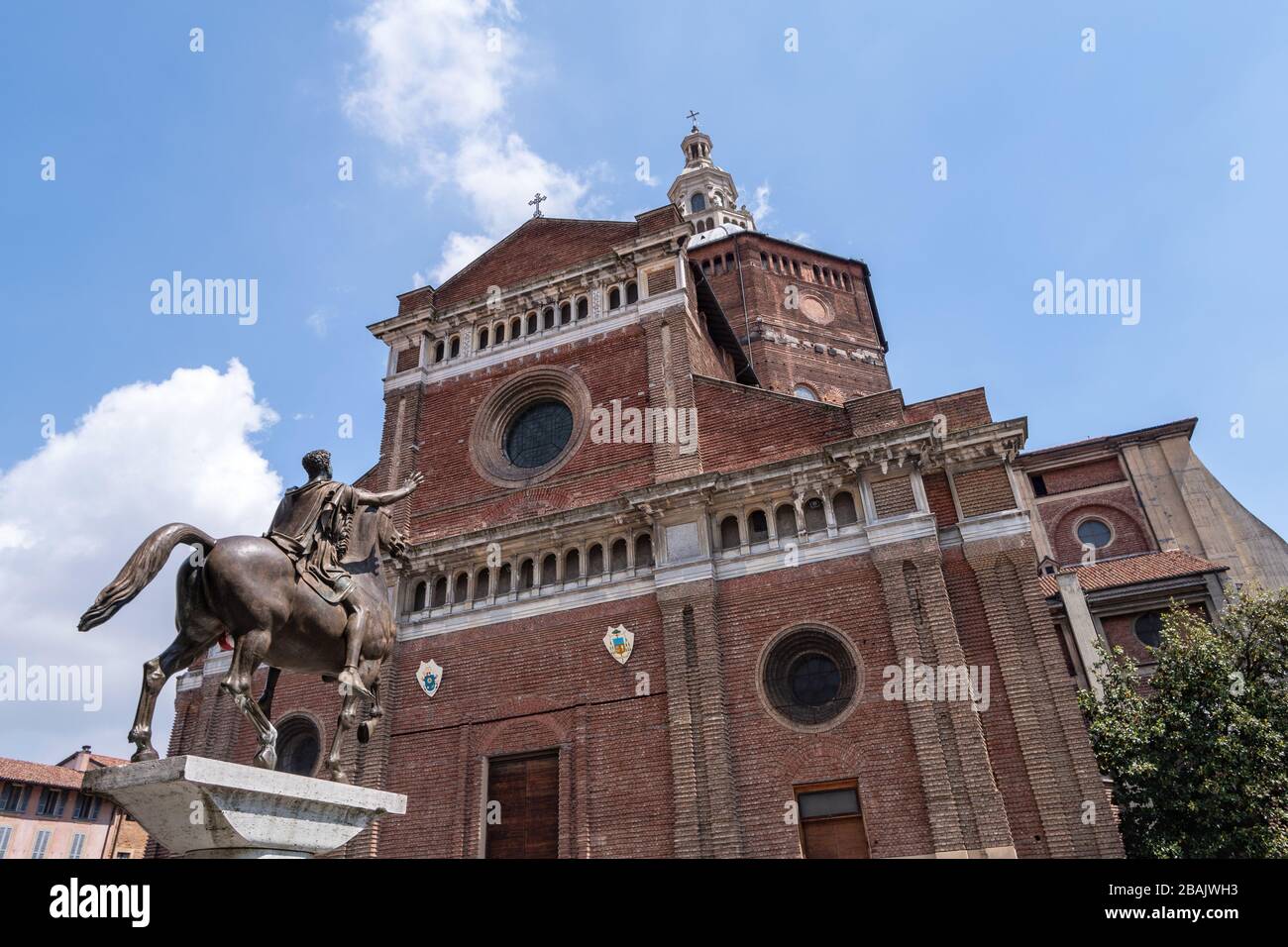 Duomo of Pavia with equestrian statue Regisole, Lombardy region Stock ...
