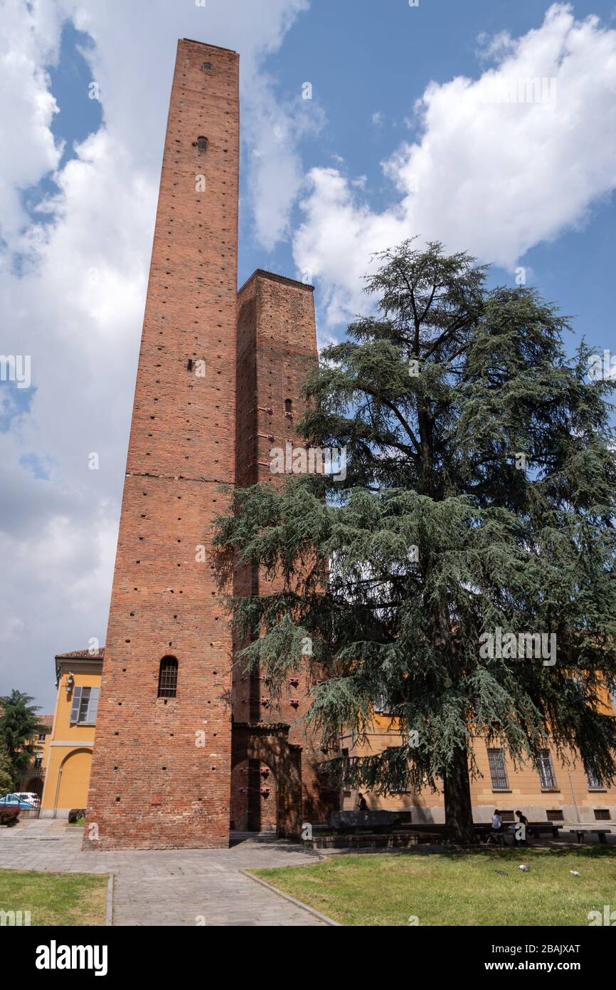 Medieval towers pavia italy hi-res stock photography and images - Alamy