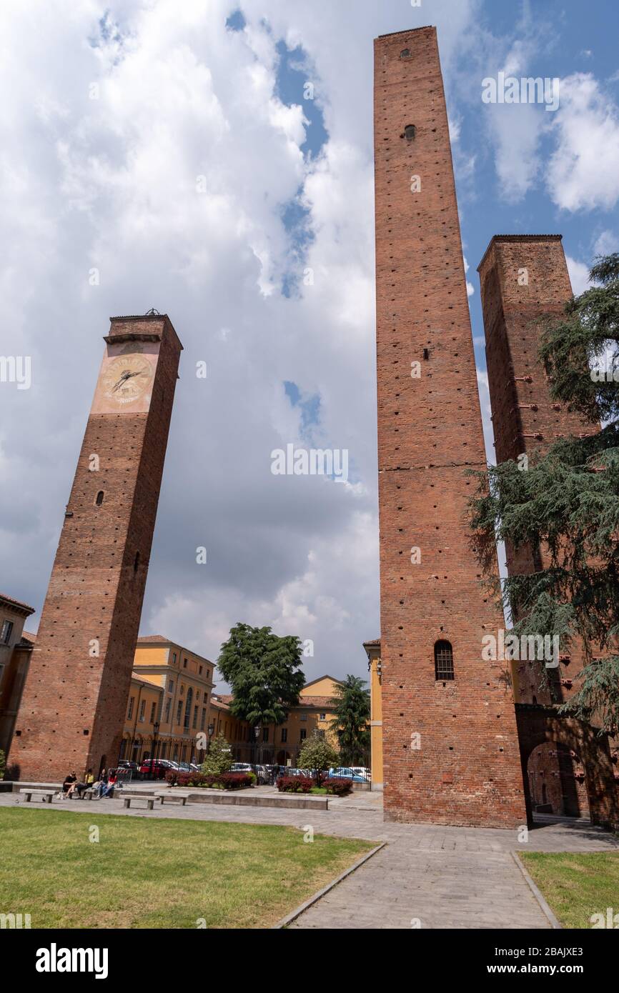 Medieval towers pavia italy hi-res stock photography and images - Alamy