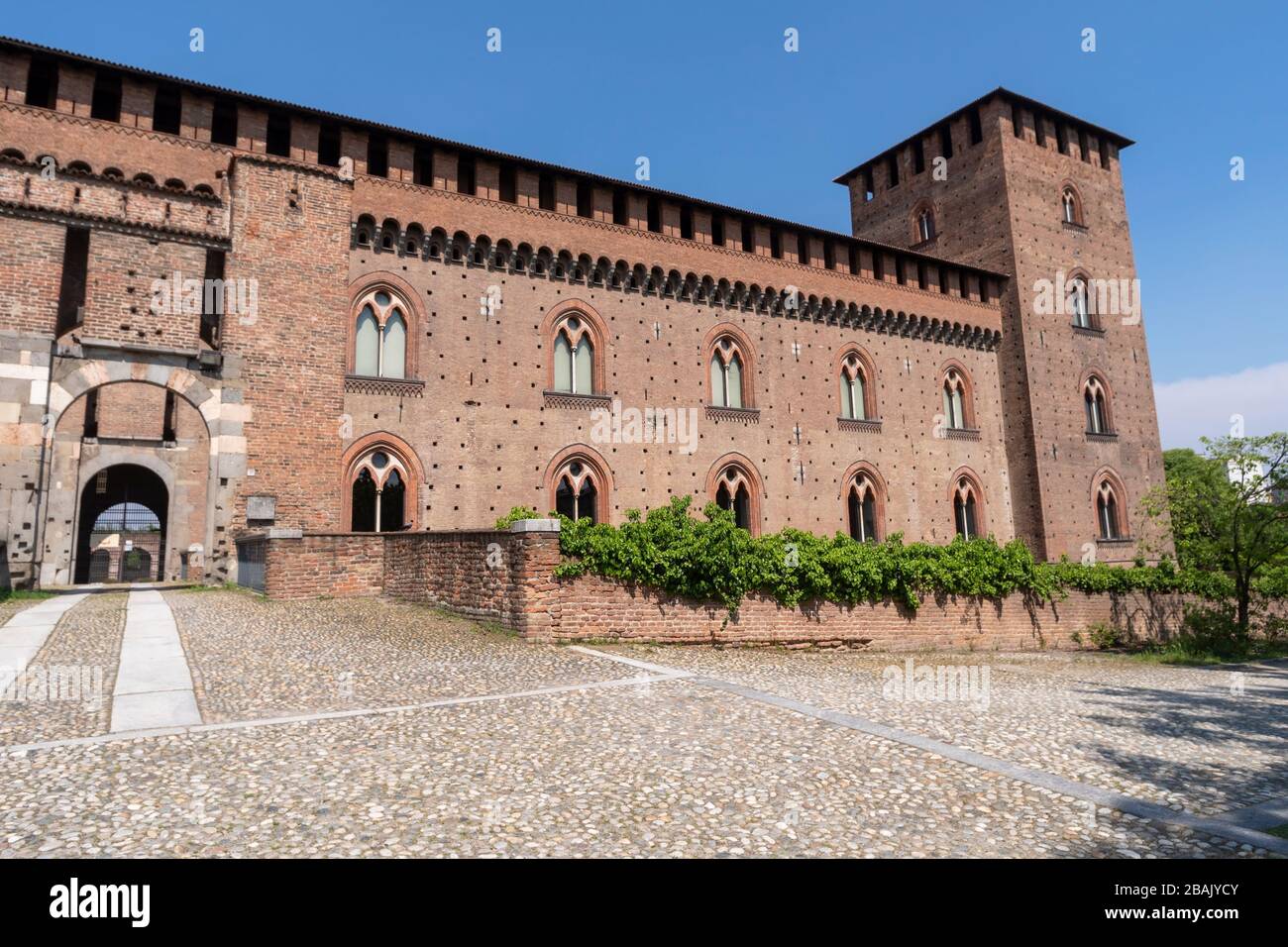 Visconti castle hi-res stock photography and images - Alamy