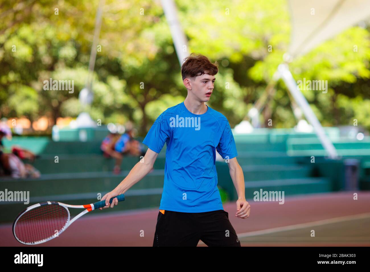 Tennis class teenager hi-res stock photography and images - Alamy